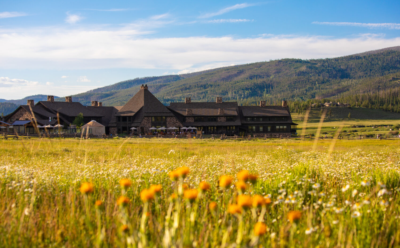 Colorado Mountain Vacation Lodge | Devil's Thumb Ranch Resort