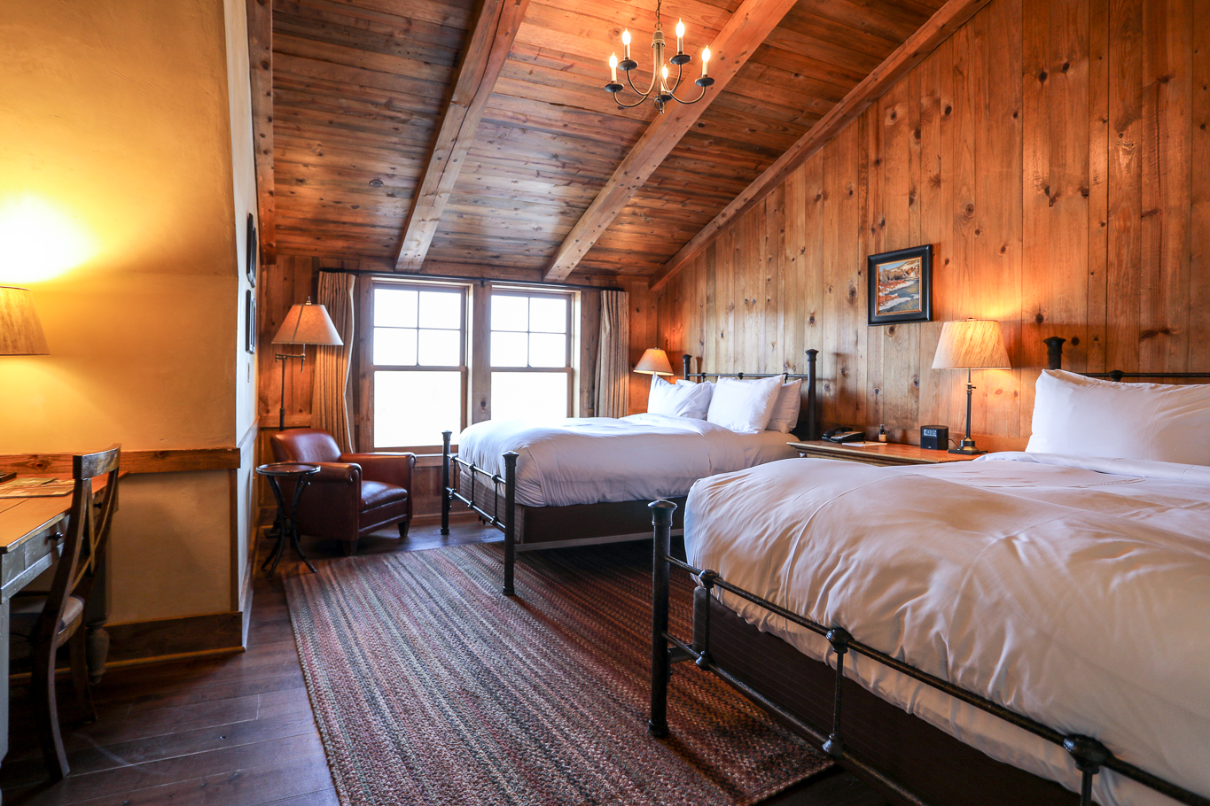 Colorado Mountain Resort Lodging | Meadow Double Queen Room | Devil's ...