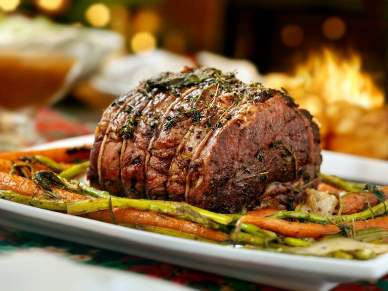 Christmas Week Ranch Prime Rib Buffet at Heck’s Tavern | Devil's Thumb ...